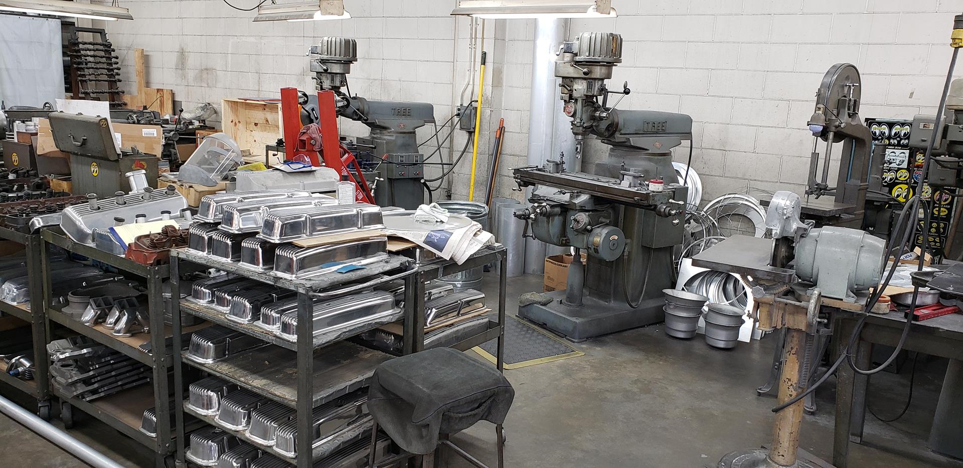 MetalWorks Classic Auto & Speed Shop Mooneyes Shop Tour - MetalWorks ...